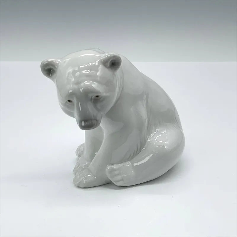 Seated Polar Bear 1001209 - Lladro Porcelain Figurine – Iapello Arts ...