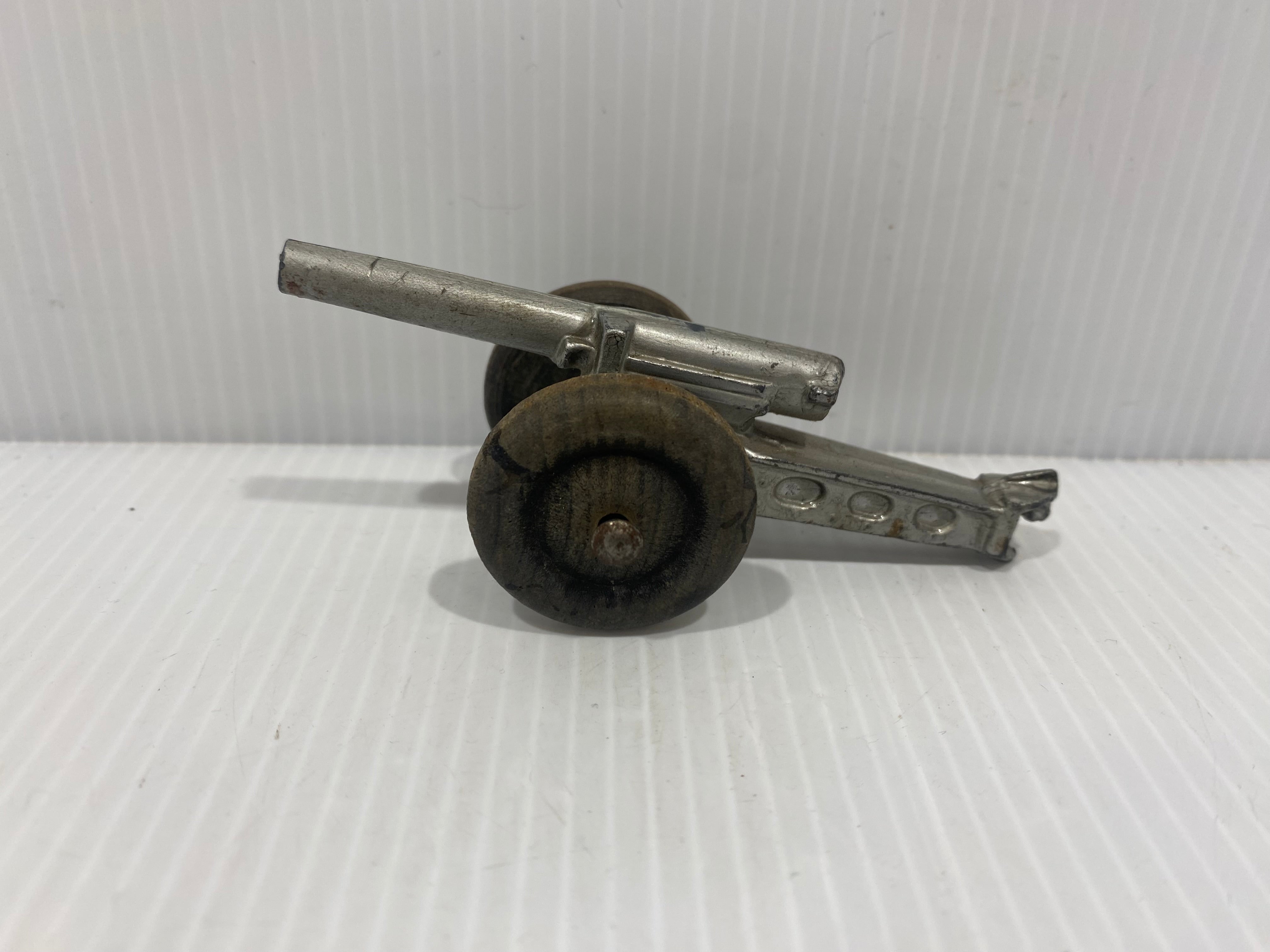 Old Manoil Barclay toy lead cannon with wood wheels. 1930s – Iapello ...