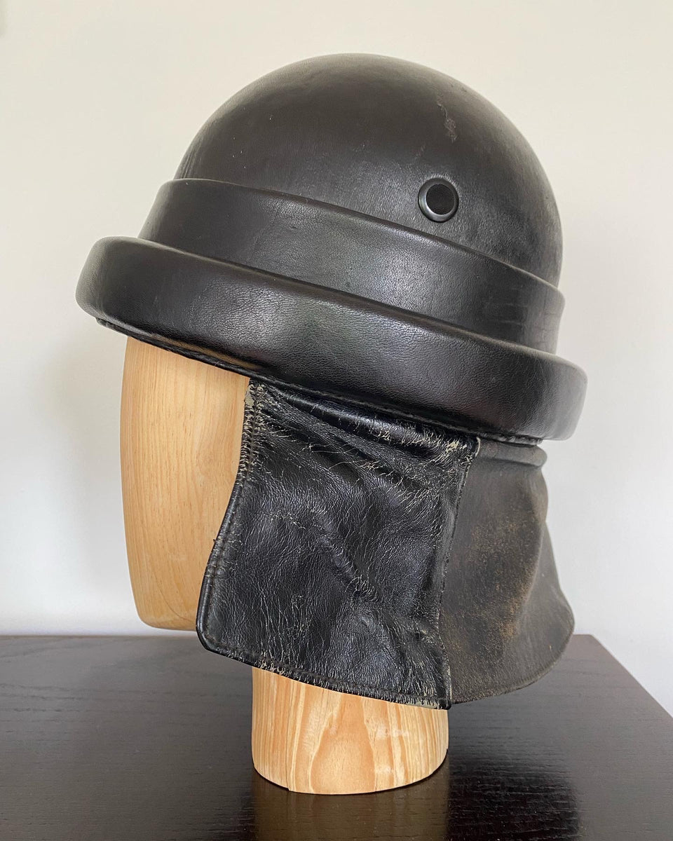 Original Italian Armored Division M35 helmet for tankers and motorcycl ...
